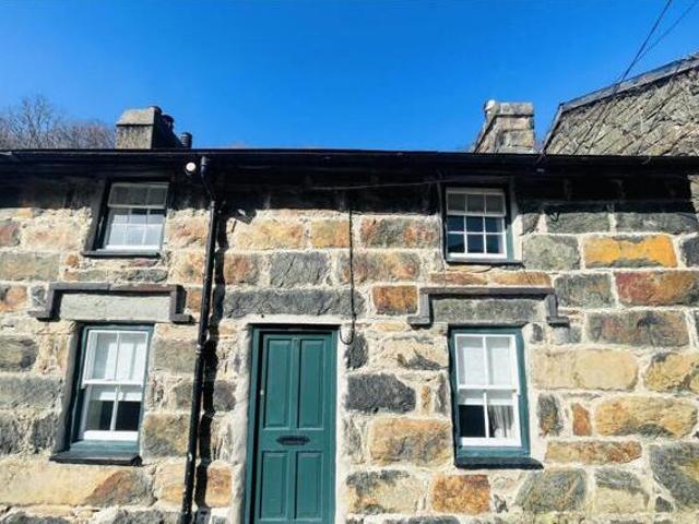 Beddgelert, Gwynant Street, Caernarfon, 3 Bedroom End