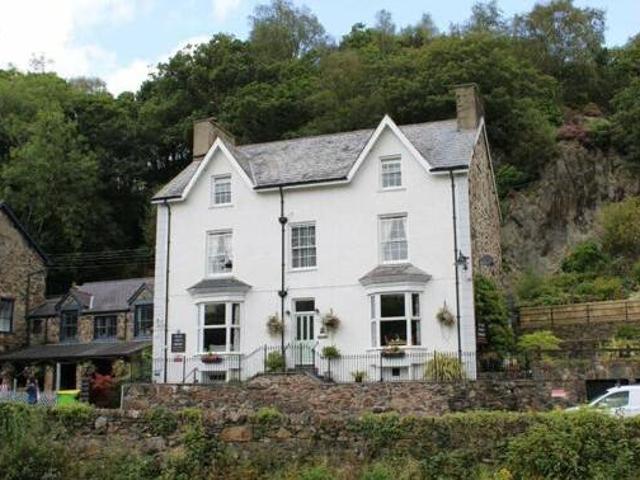 Beddgelert, Smith Street, Caernarfon, 8 Bedroom Detached