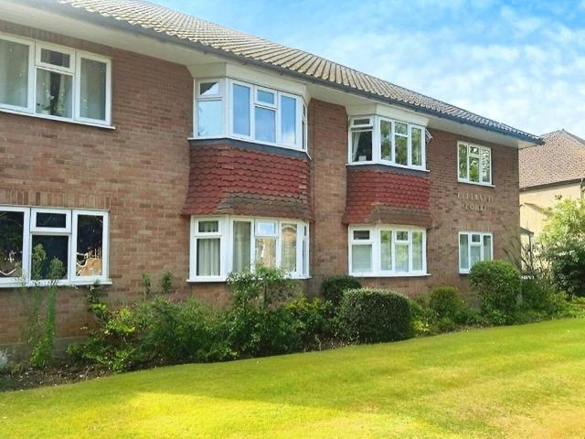 Beddington Gardens, Wallington SM6, 1 bed flat to rent, £1,350 pcm | PrimeLocation