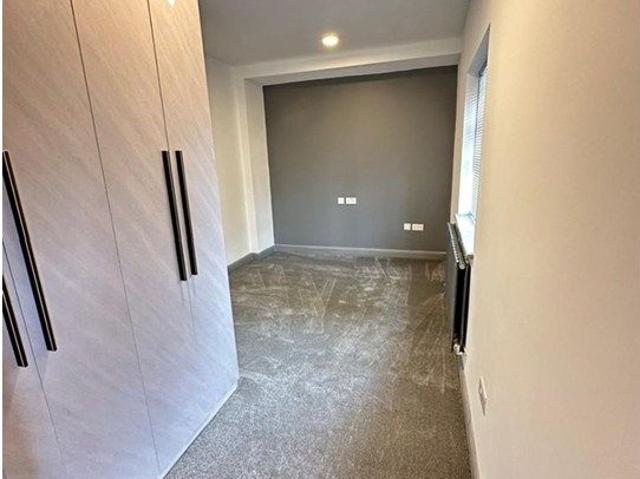Beddington Gardens, Wallington SM6, 2 bed flat to rent, £1,650 pcm | PrimeLocation