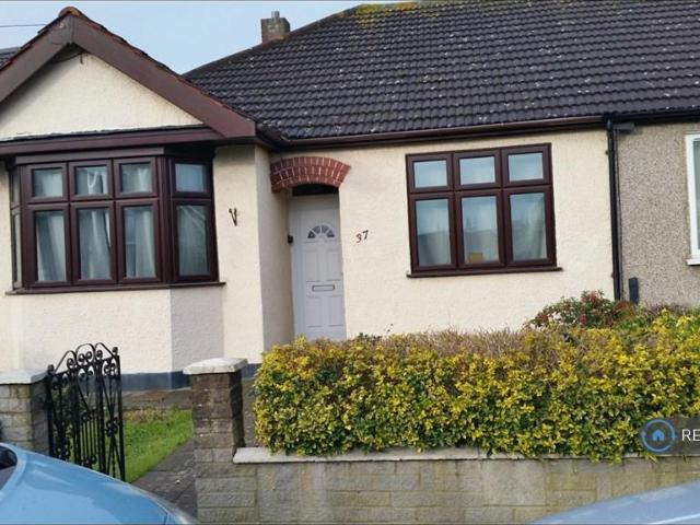 Bede Road, Chadwell Heath, RM6 3 bed semi detached house to rent £2,250 pcm £519 pw