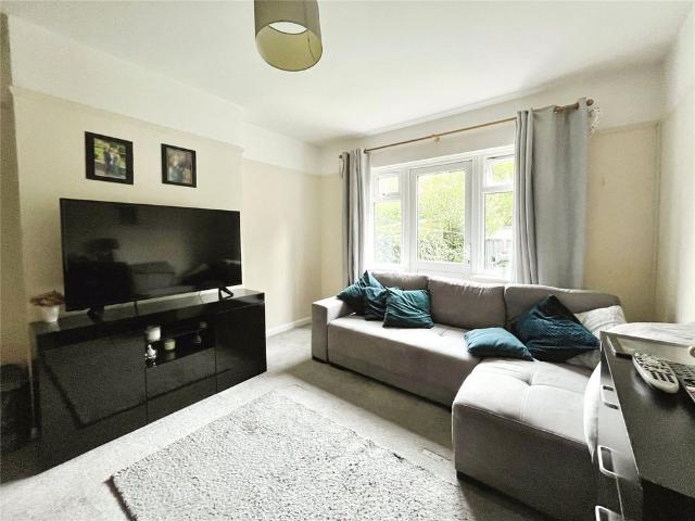 Bedfont Lane, Feltham, TW14 9SA