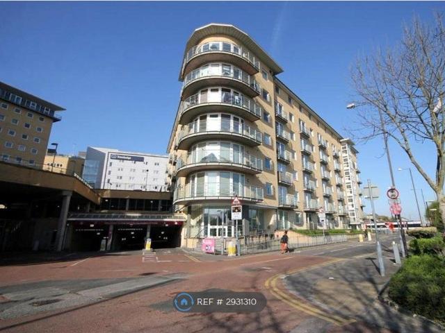 Bedfont Lane, Feltham TW13, 2 bed flat to rent, £1,600 pcm | PrimeLocation