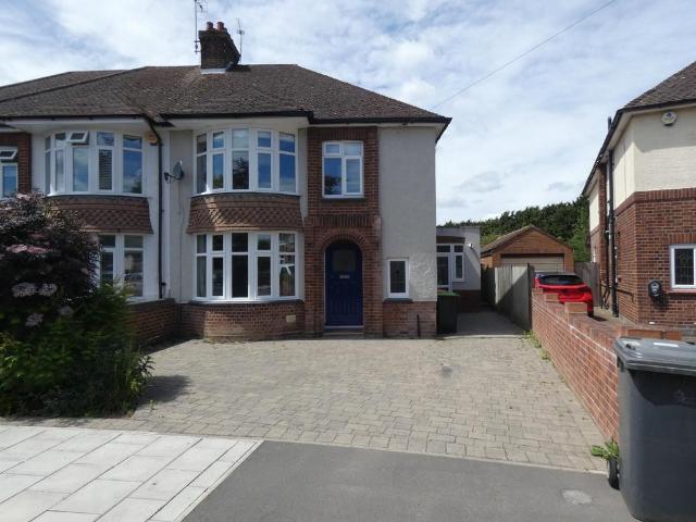 Bedford MK40 3 bed semi detached house to rent £1,850 pcm £427 pw