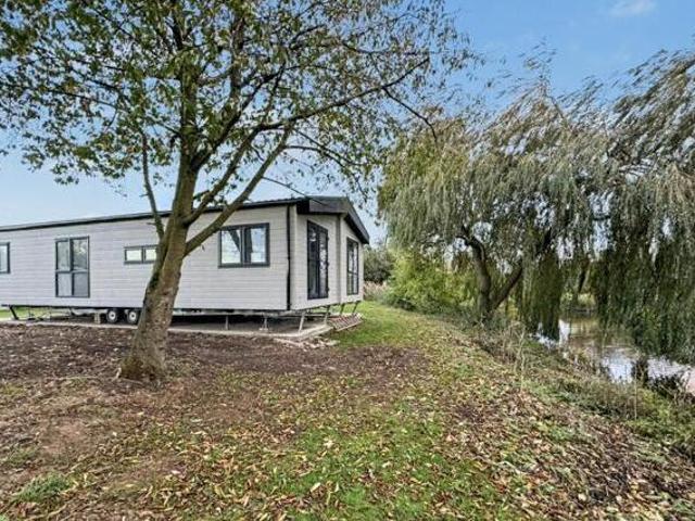 Bedford Bank, Welney, 2 Bedroom Lodge