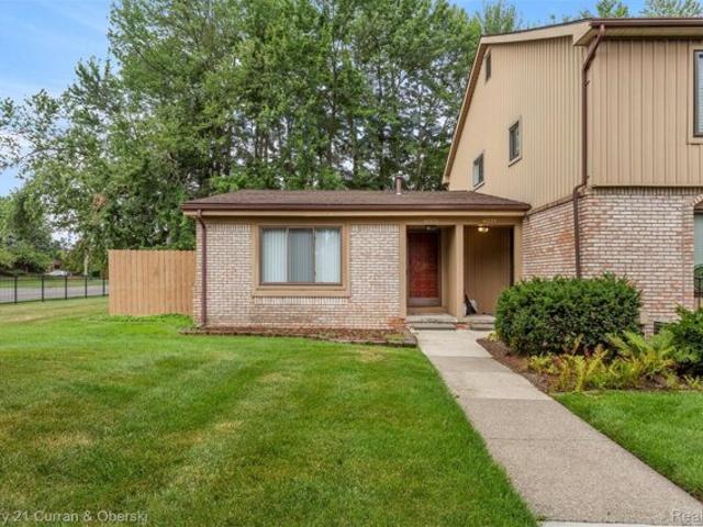 Bedford Dr, Canton, Condo For Sale