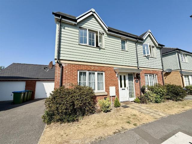 Bedford Drive, Fareham PO14, 3 bed detached house to rent, £1,700 pcm | PrimeLocation
