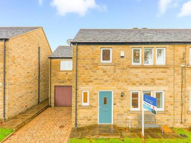Bedford Farm Court, Crofton, 4 Bedroom Semi detached