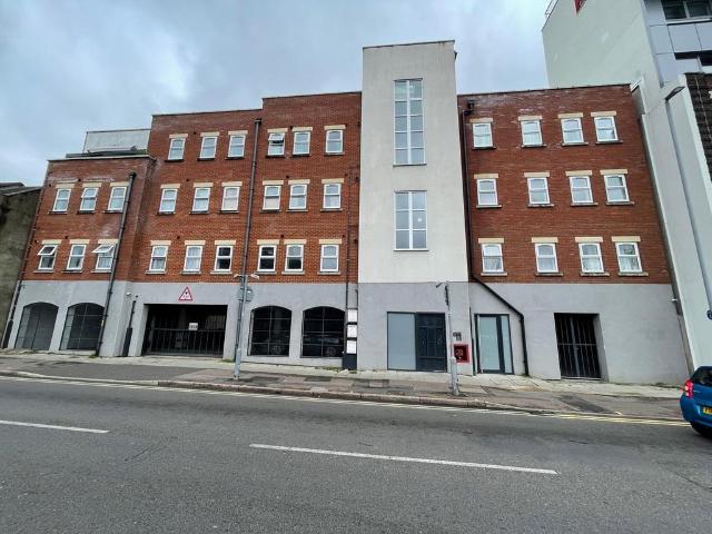 Bedford Heights, 2 Old Bedford Road, LU2 1 bed flat to rent £1,000 pcm £231 pw