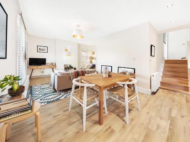 Bedford Hill, Balham, London SW12, 2 bed flat to rent, £2,500 pcm | PrimeLocation