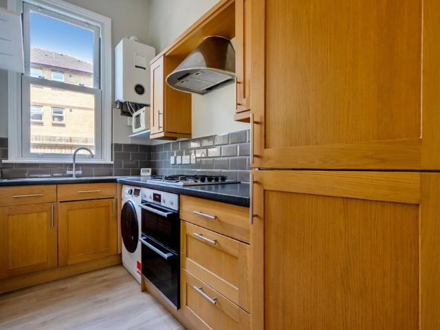 Bedford Hill, Balham, London, SW12