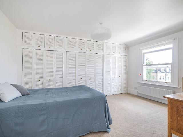 Bedford Hill, London SW12, 3 bed flat to rent, £3,200 pcm | PrimeLocation