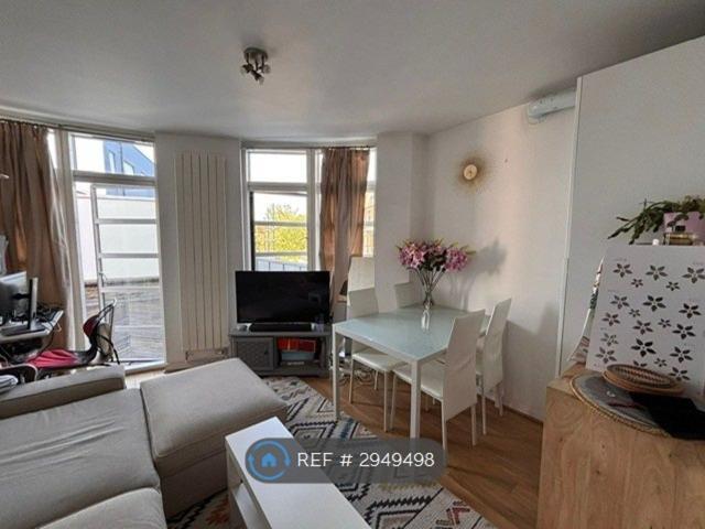 Bedford Hill, London SW12, 1 bed flat to rent, £1,995 pcm | PrimeLocation