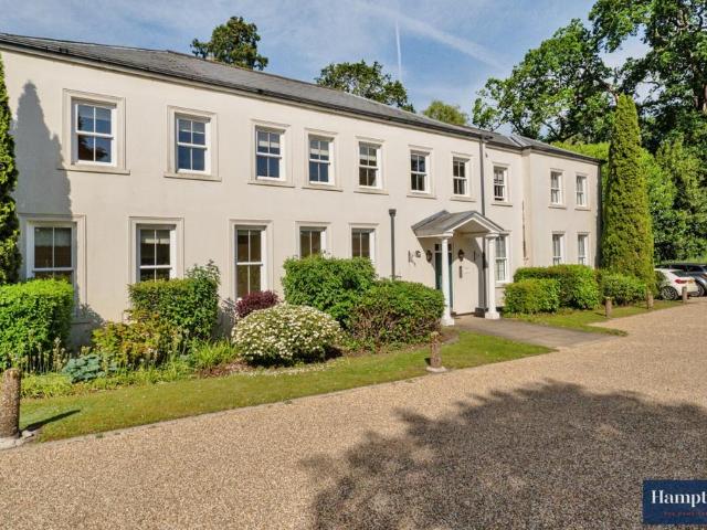 Bedford Lane, Sunninghill SL5 3 bed flat to rent £2,900 pcm £669 pw
