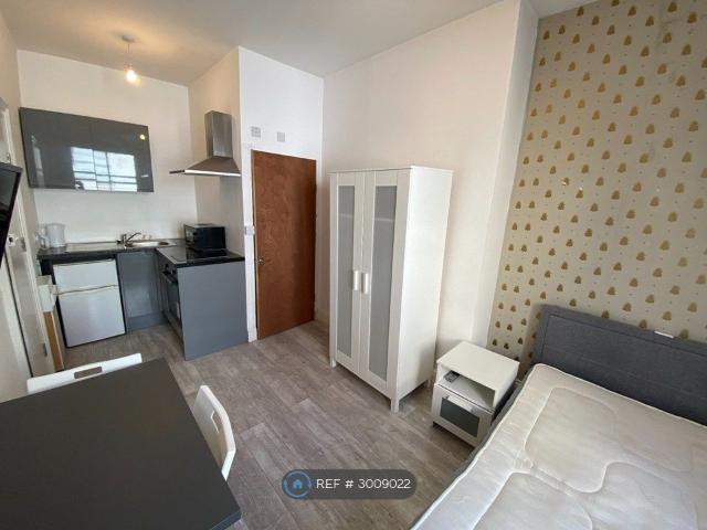 Bedford Place, Brighton BN1, Studio to rent, £995 pcm | PrimeLocation