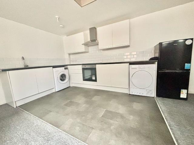 Bedford Place, Southampton SO15, 3 bed flat to rent, £1,300 pcm | PrimeLocation