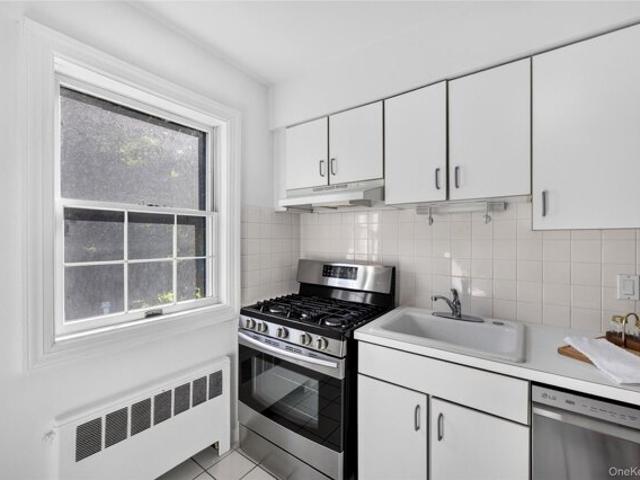 Bedford Rd Apt,pleasantville, Condo For Sale