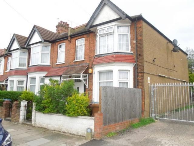 Bedford Road, Harrow, Middlesex HA1, 2 bed maisonette to rent, £1,600 pcm | PrimeLocation