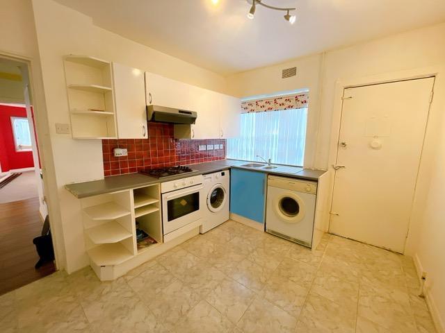 Bedford Road, London W13 2 bed flat to rent £1,850 pcm £427 pw