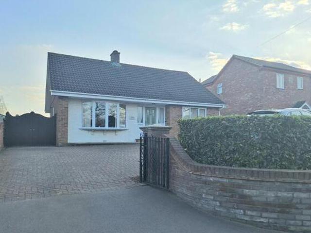 Bedford Road, Moggerhanger, 4 Bedroom Chalet
