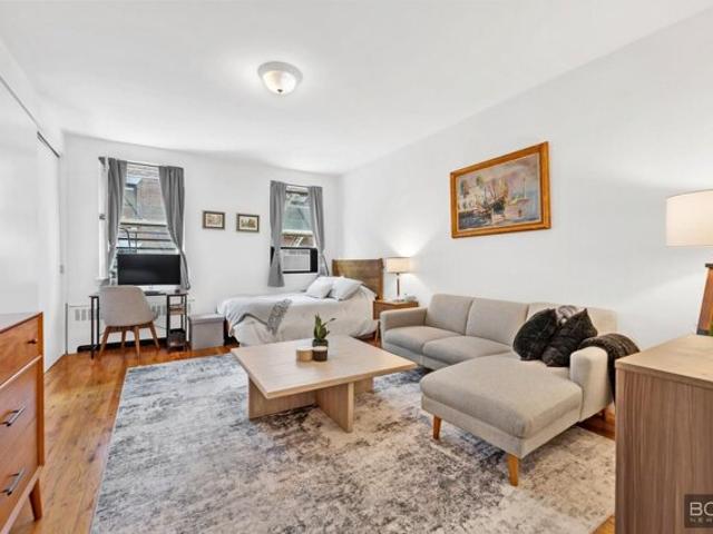 Bedford St Apt B, New York, Property For Sale
