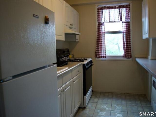 Bedford St Apt B, Stamford, Condo For Sale