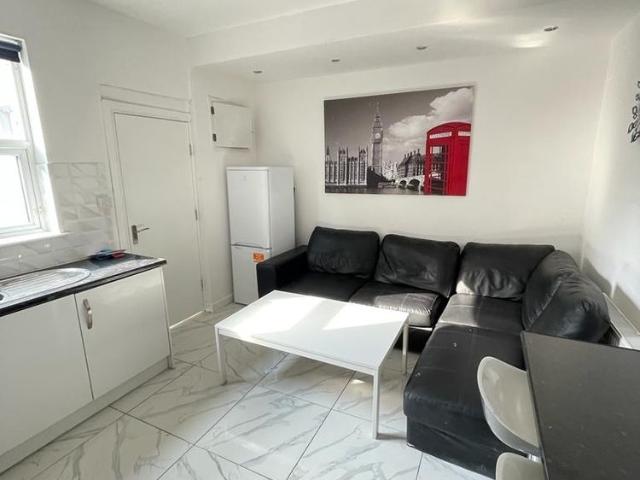 Bedford Street Room 4
