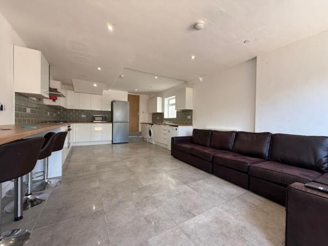 Bedford Street, Roath CF24, 3 bed terraced house to rent, £1,650 pcm | PrimeLocation