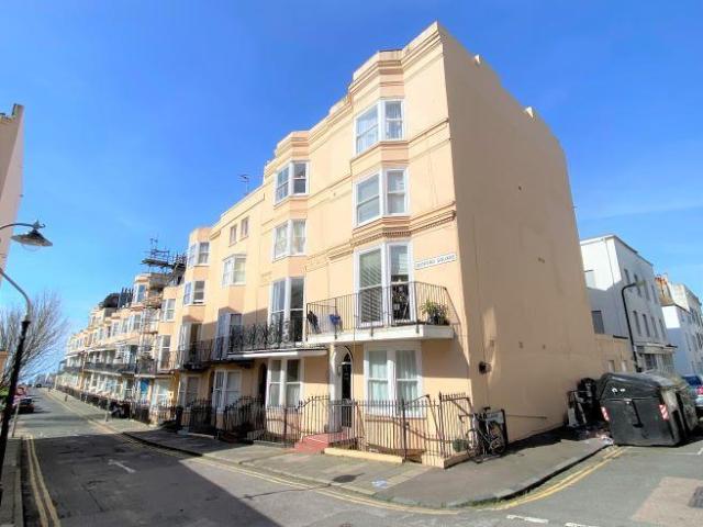 Bedford Square, Brighton 1 bed flat to rent £1,295 pcm £299 pw