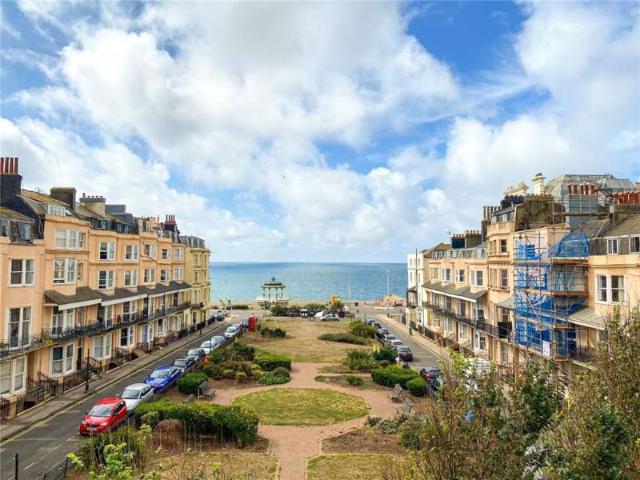 Bedford Square, Brighton BN1, Room to rent, £675 pcm | PrimeLocation