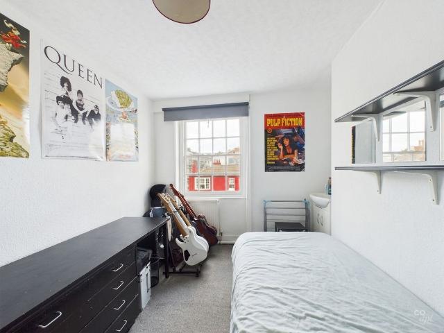 Bedford Square, Brighton BN1, Room to rent, £678 pcm | PrimeLocation