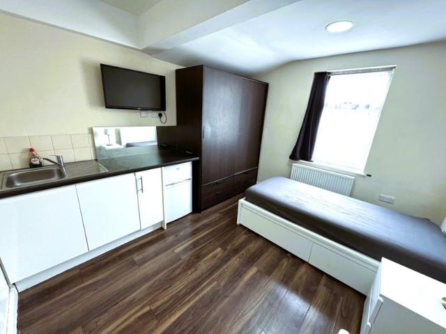 Bedist Studio £975 Pcm Ilford