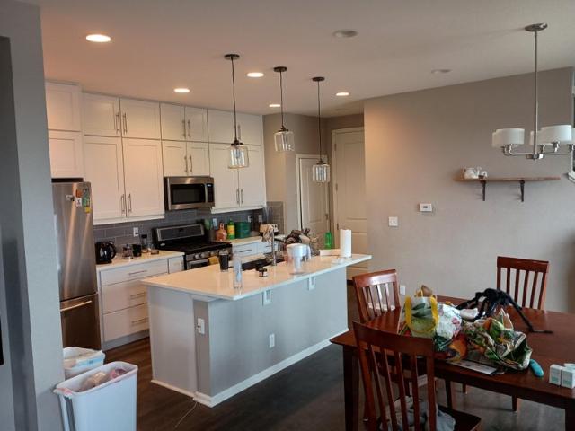 Bedroom available in 4 bedroom townhouse