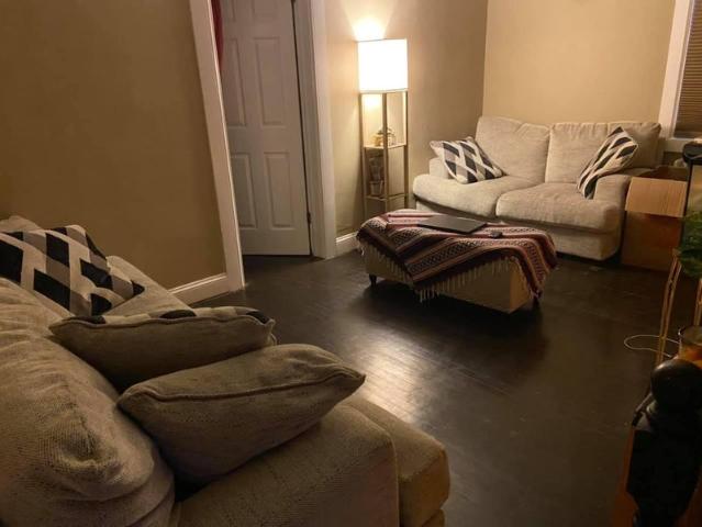 Bedroom available in 2 bedroom apartment