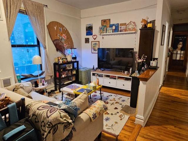 Bedroom available in spacious, clean 3BR/1BA