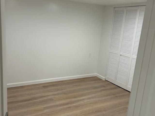 Bedroom and bathroom in Edison home