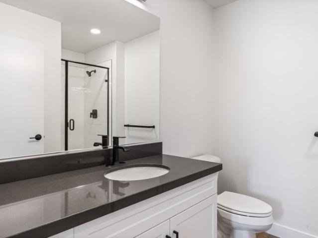 Bedroom and Private Bathroom for Rent