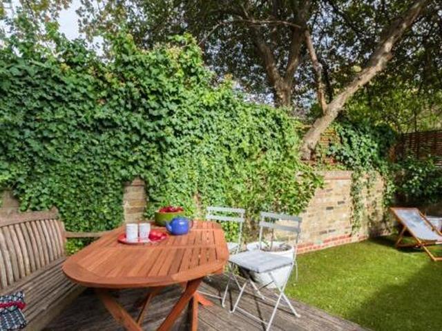 Bedroom Flat With Private Garden, Ashmore Road, 2 Bedroom Flat