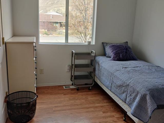 Bedroom for rent Female preferred