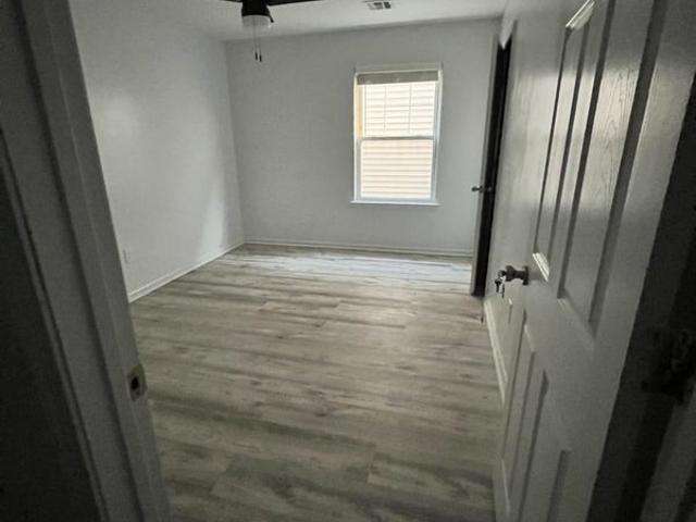 bedroom for rent in a shared apartment