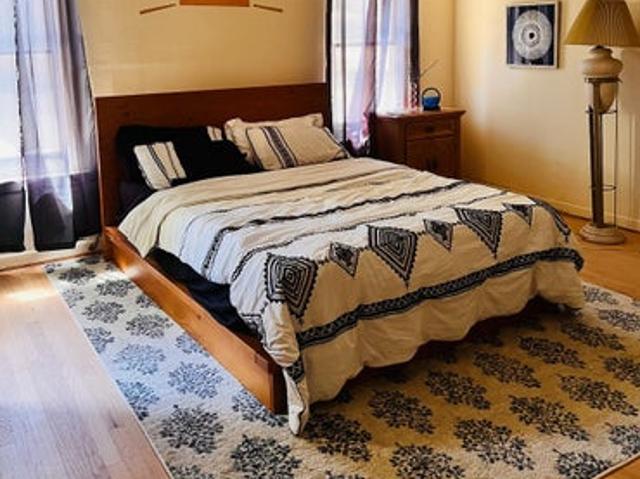 Bedroom for rent with private entrance