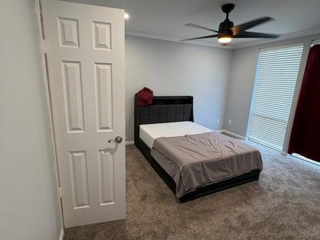 Bedroom for rent