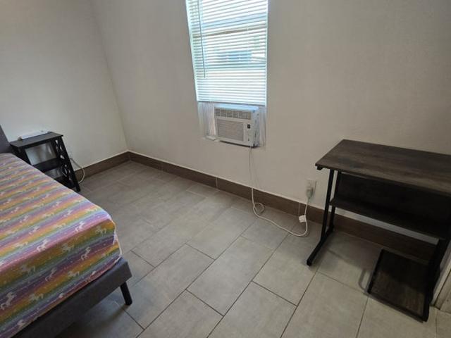 Bedroom for rent