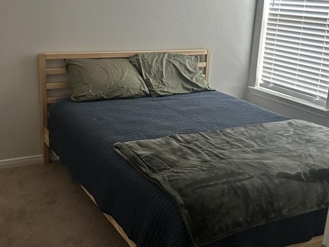 Bedroom for Rent/Cuarto para Renta