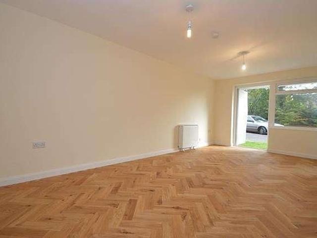 Bedroom Ground Floor Apartment In Guildford, GU1