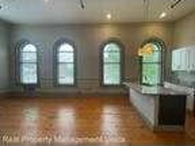 bedroom in Macon GA 31201