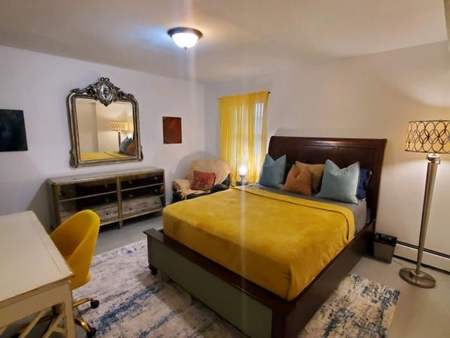 Bedroom in Mount Vernon