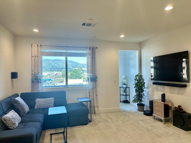 Bedroom in brand new 3b3b townhouse
