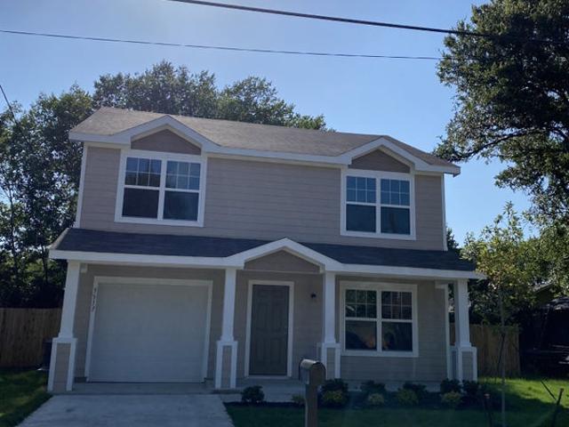 Bedroom in Furnished 3br/2.5ba house!