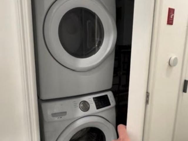 Bedroom in Flushing, Queens Personal Bathroom